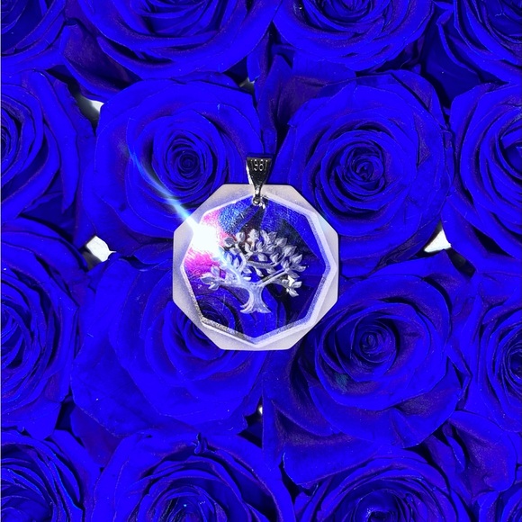 Avon | Jewelry | Vintage 981 Avon Crystal Tree Of Life Pendant | Poshmark